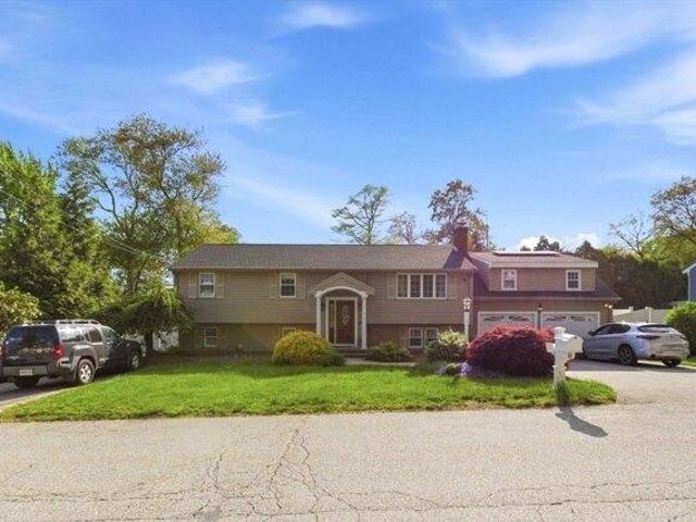 house with 4 bedroom, Milford MA DLS102634201