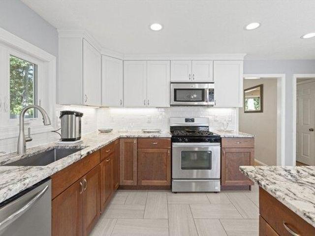 house with 4 bedroom, Milford MA ES104234864