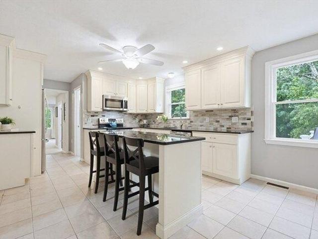 house with 4 bedroom, Milford MA ES104788251