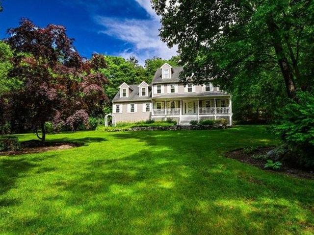 house with 4 bedroom, Milford MA ES105080616