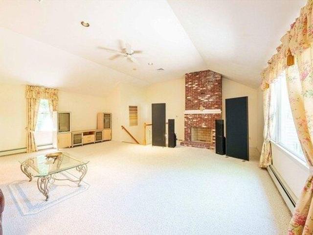 house with 4 bedroom, Milford MA ES105081691