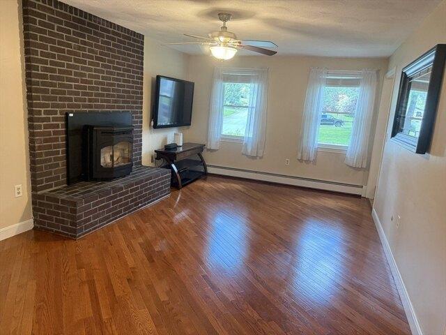 house with 4 bedroom, Milford MA ES103443162