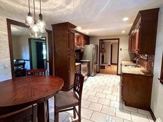house with 4 bedroom, Milford MA ES103932645