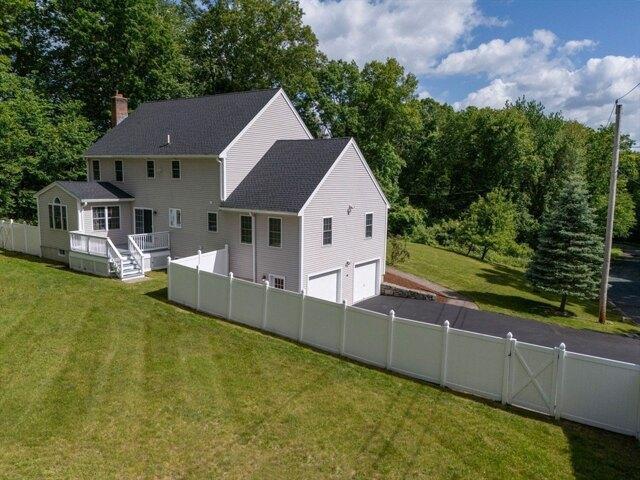 house with 4 bedroom, Milford MA ES103965588