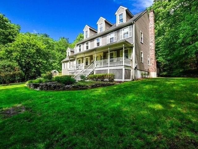 house with 4 bedroom, Milford MA ES103969207