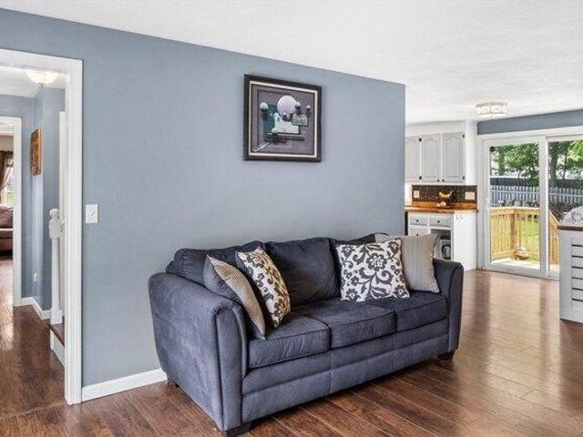 house with 4 bedroom, Milford MA ES103969217