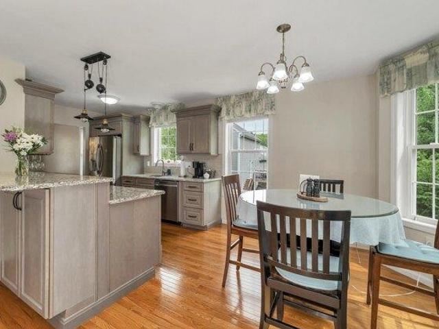 house with 4 bedroom, Milford NH DLS103099890