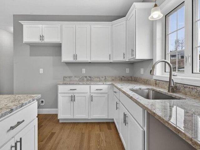 house with 4 bedroom, Milford NH DLS103100852