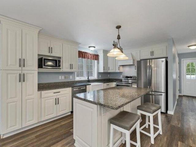 house with 4 bedroom, Milford NH DS102595326