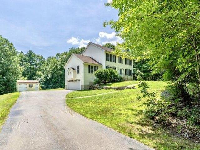 house with 4 bedroom, Milford NH ES104263528