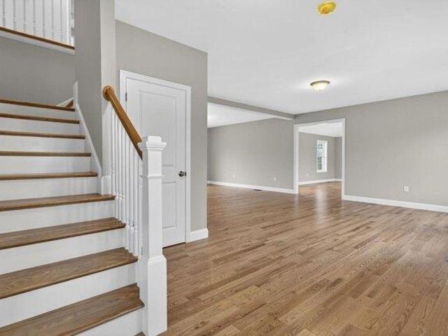 house with 4 bedroom, Milford NH ES105106102