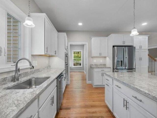house with 4 bedroom, Milford NH ES103099866