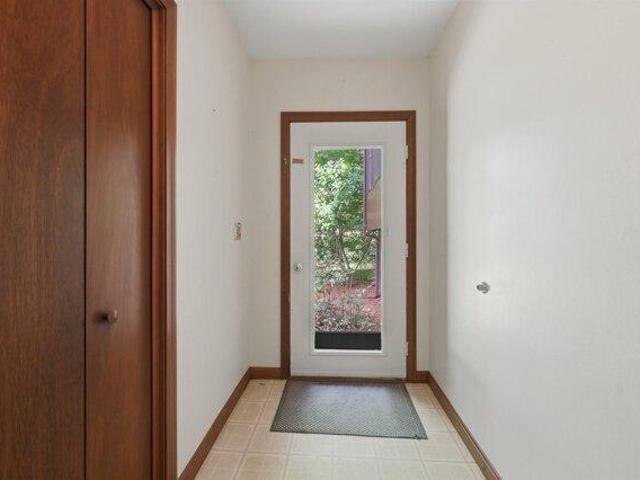 house with 4 bedroom, Milford NH ES103186608