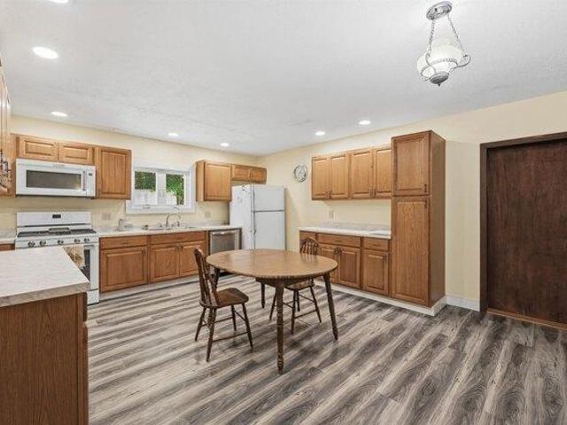 house with 4 bedroom, Milford NH ES103439934