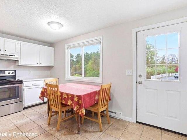 house with 4 bedroom, Milford NH ES103807285