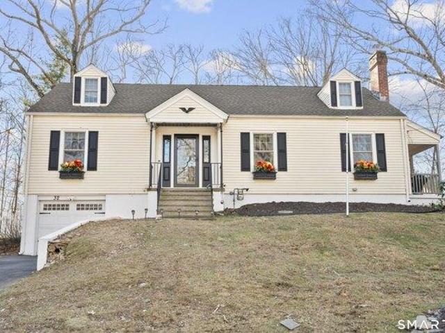 house with 4 bedroom, Milford CT DLS101629585