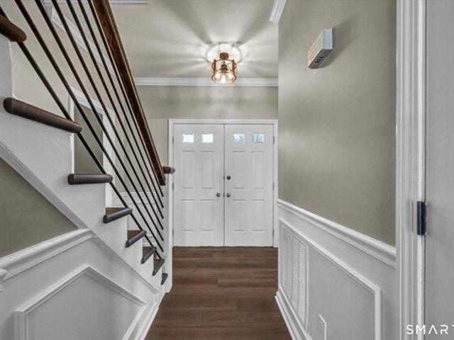 house with 4 bedroom, Milford CT DLS101707730