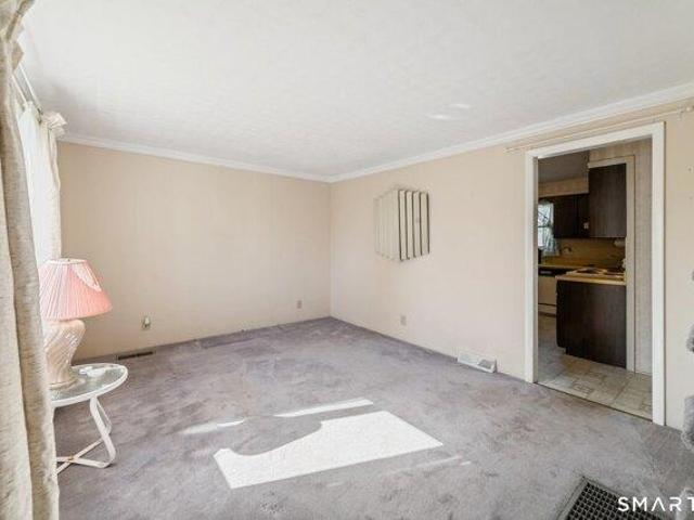 house with 4 bedroom, Milford CT DLS102315501