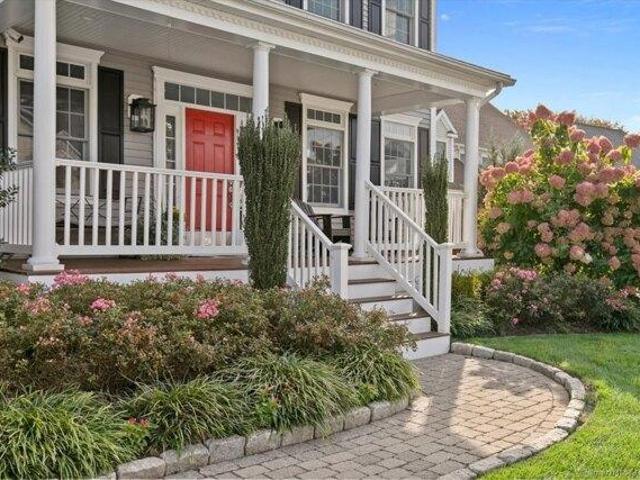 house with 4 bedroom, Milford CT DLS102443668