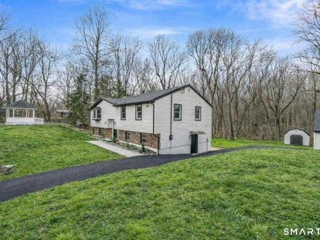 house with 4 bedroom, Milford CT DLS102476965