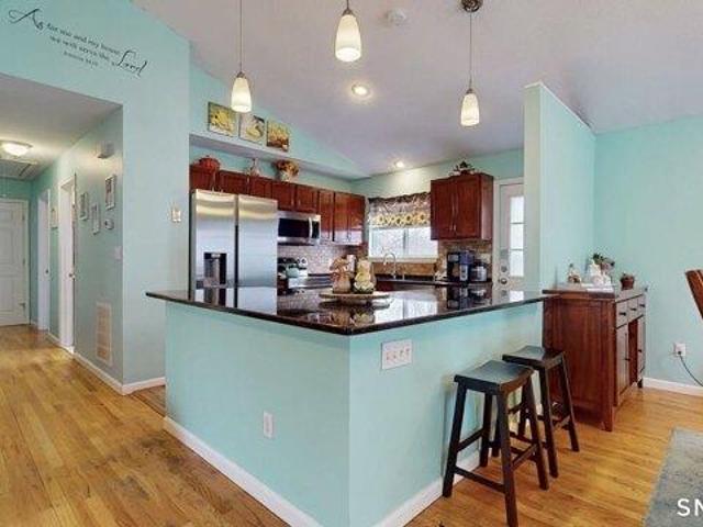 house with 4 bedroom, Milford CT DLS102779224