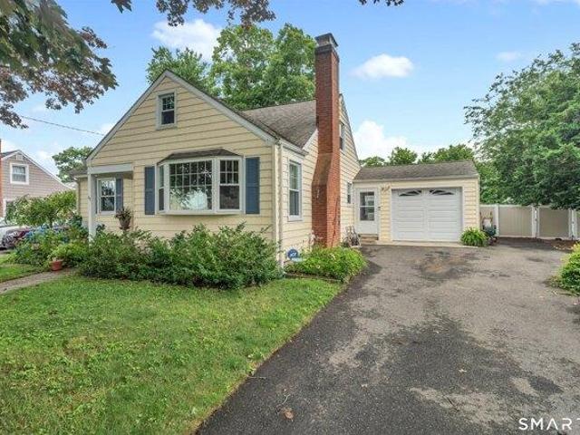 house with 4 bedroom, Milford CT DS104234228