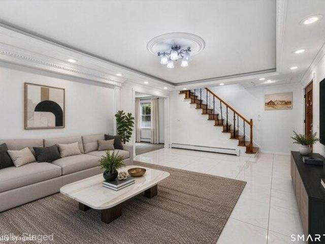 house with 4 bedroom, Milford CT DS104232676