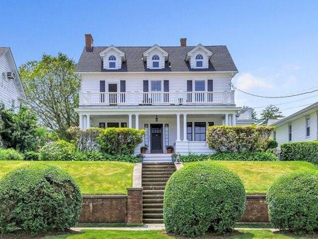 house with 4 bedroom, Milford CT DS102479049