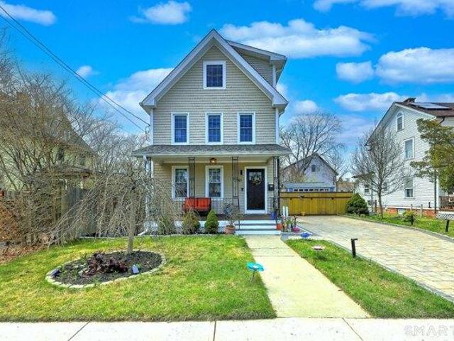 house with 4 bedroom, Milford CT DS102586319