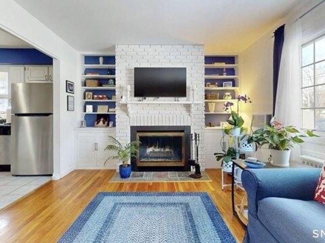 house with 4 bedroom, Milford CT DS102779338