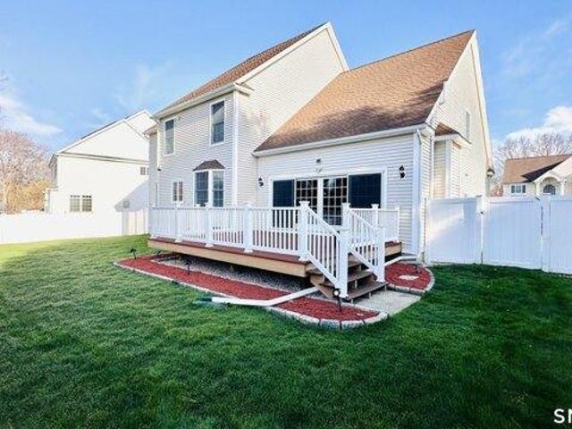 house with 4 bedroom, Milford CT DS103125200