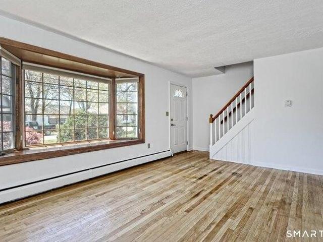 house with 4 bedroom, Milford CT DS103499804
