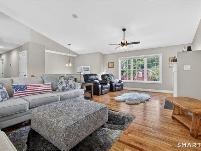 house with 4 bedroom, Milford CT DS103930860