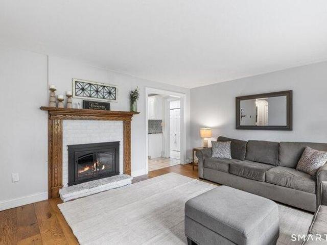 house with 4 bedroom, Milford CT ES104077961
