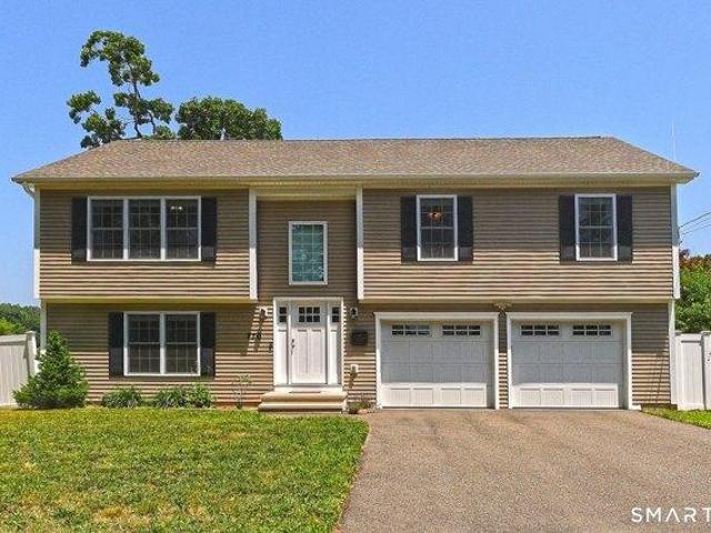 house with 4 bedroom, Milford CT ES104189412