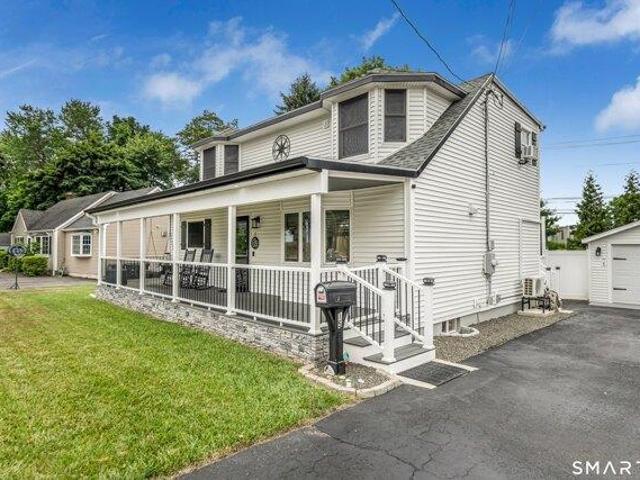 house with 4 bedroom, Milford CT ES104192964