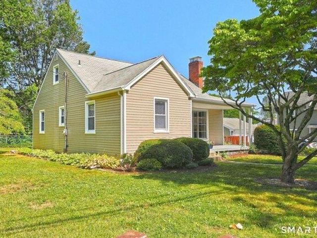 house with 4 bedroom, Milford CT ES104237053