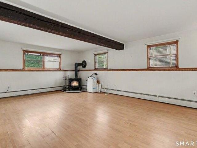 house with 4 bedroom, Milford CT ES104297615