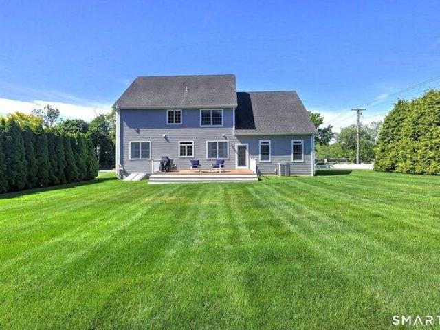 house with 4 bedroom, Milford CT ES104541773