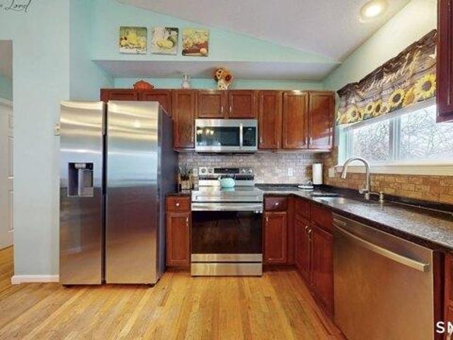 house with 4 bedroom, Milford CT ES104849873