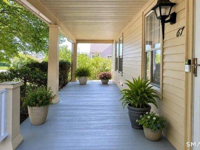 house with 4 bedroom, Milford CT ES104850762