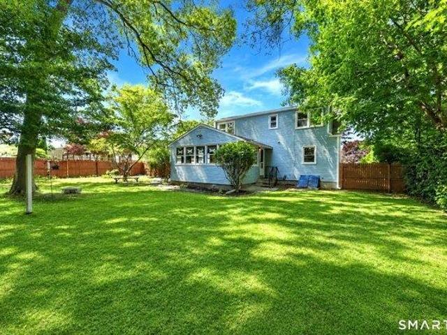 house with 4 bedroom, Milford CT ES104852780