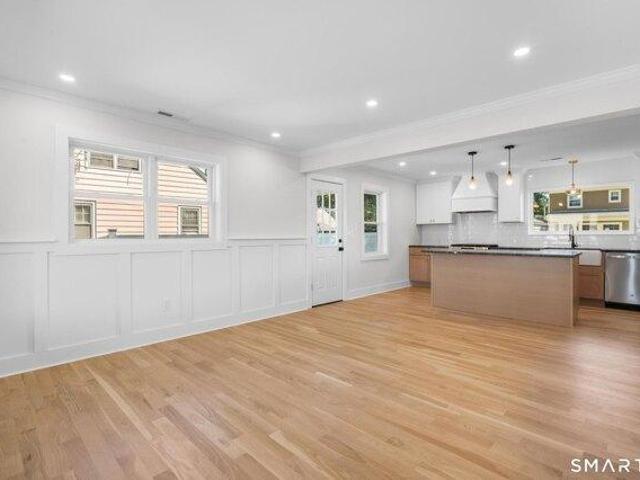 house with 4 bedroom, Milford CT ES105123737
