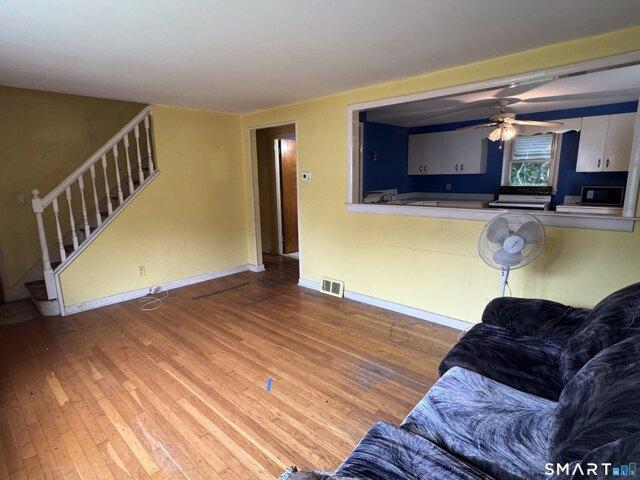 house with 4 bedroom, Milford CT ES105123784