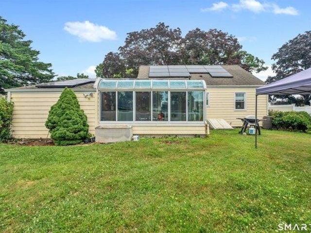 house with 4 bedroom, Milford CT ES105144257