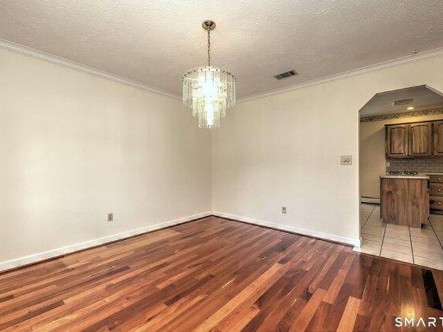 house with 4 bedroom, Milford CT ES105159942