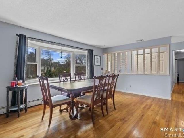 house with 4 bedroom, Milford CT ES105159994
