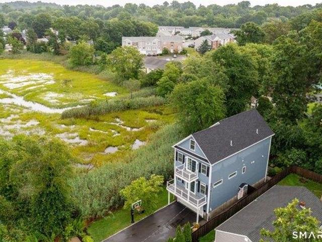 house with 4 bedroom, Milford CT ES105173666