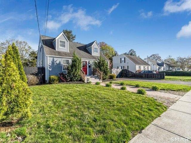 house with 4 bedroom, Milford CT ES102827909