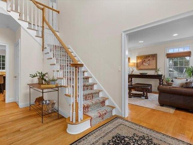 house with 4 bedroom, Milford CT ES103161563